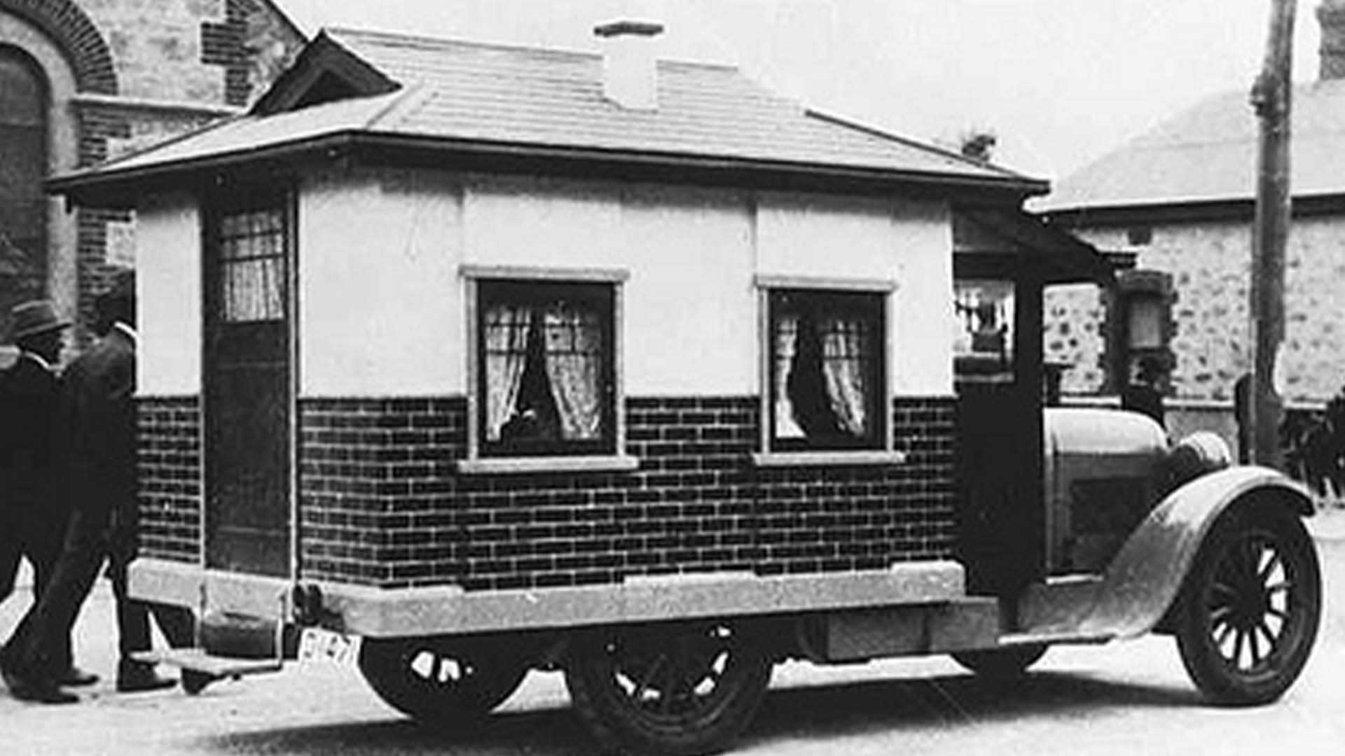 Motor caravan built in late 1920s by inventive Gerhard (Pop) Kaesler in ...