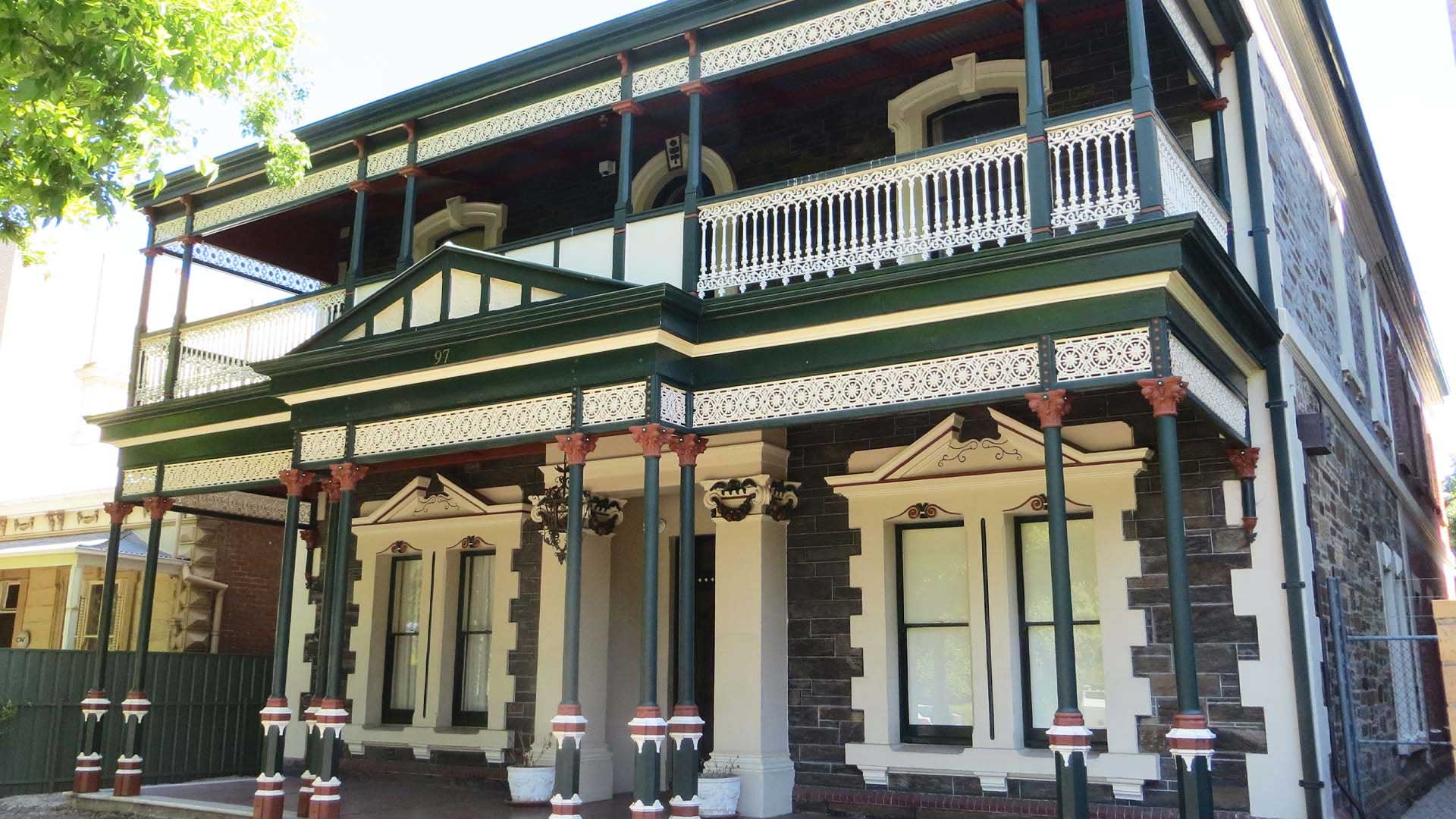 Draper Methodist manse on South Terrace, Adelaide city, has key later ...