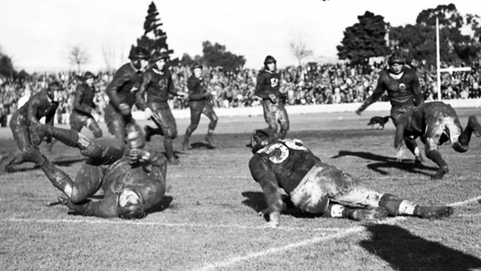 First American gridiron game in Australia in 1942 at Adelaide Oval ...